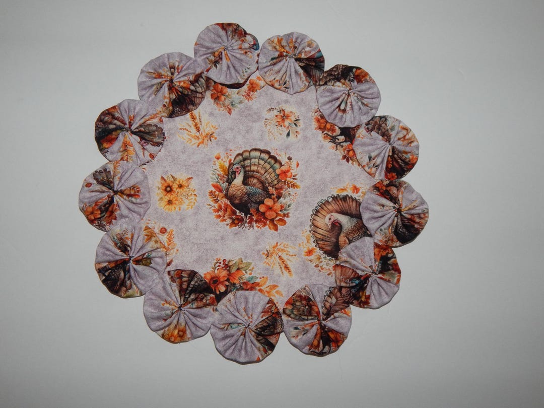 Thanksgiving Turkey Time 8.5" Yo Yo Doily With Lavender Background II ...