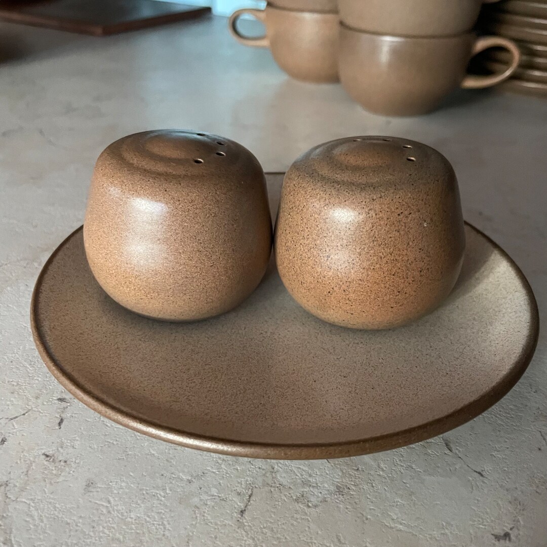 RARE Vintage HEATH Ceramics Coupe Line Salt & Pepper Shakers Plus Dish ...