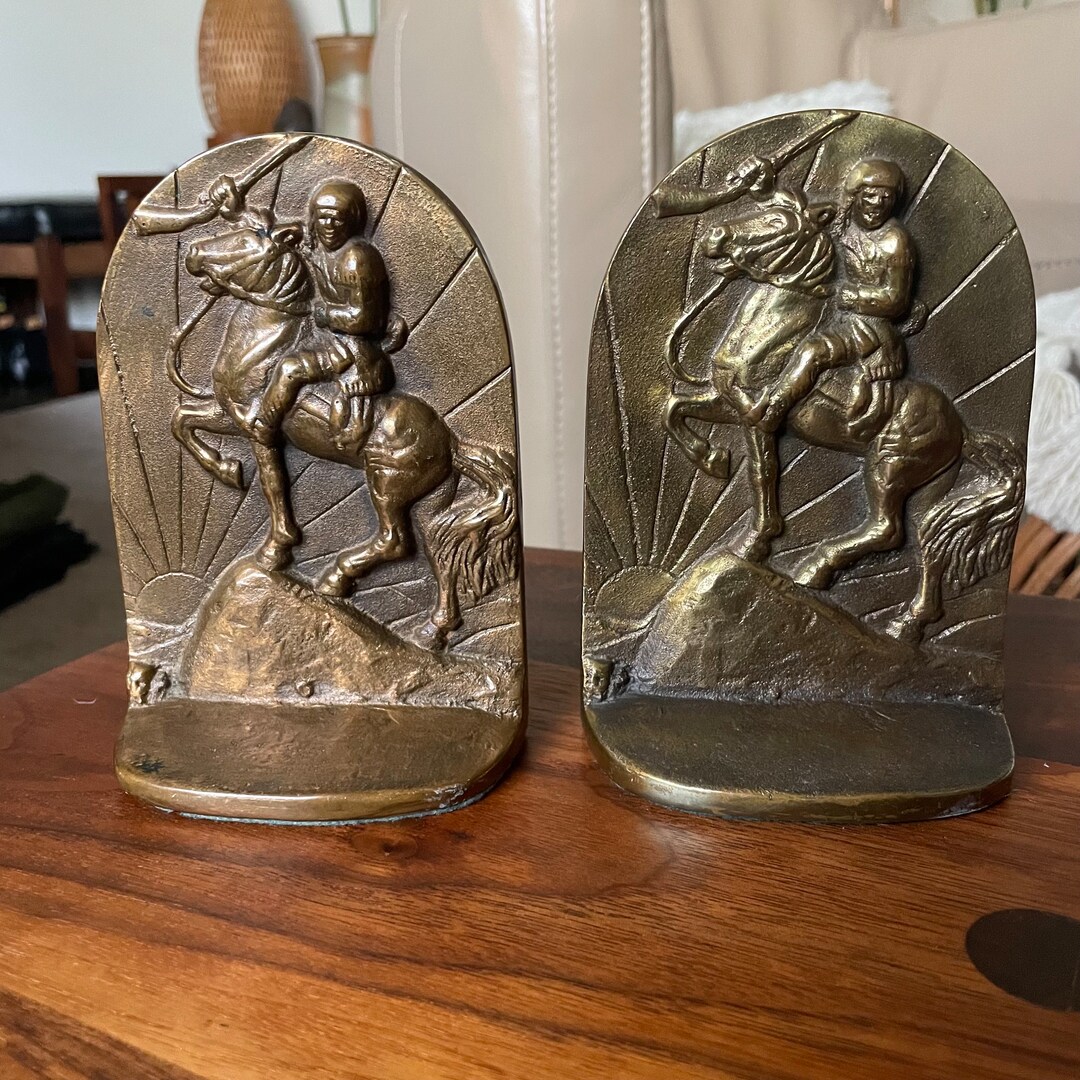 1950s Smith Brass Davy Crockett Bookends, Holding old Betsy Rifle on ...