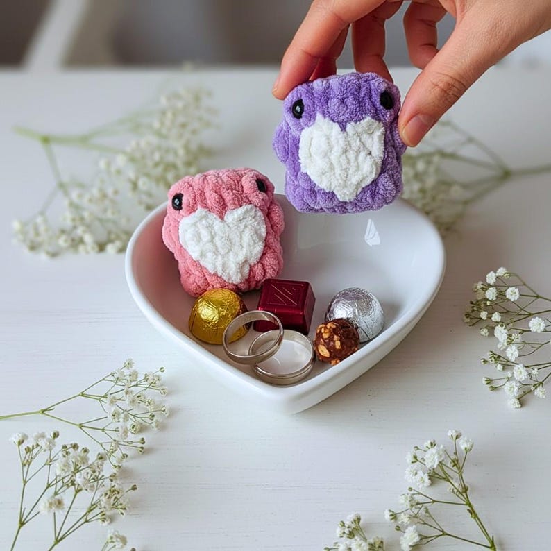 Mini Couple Heart Frogs No Sew Crochet Pattern, Gift Idea, Quick and ...