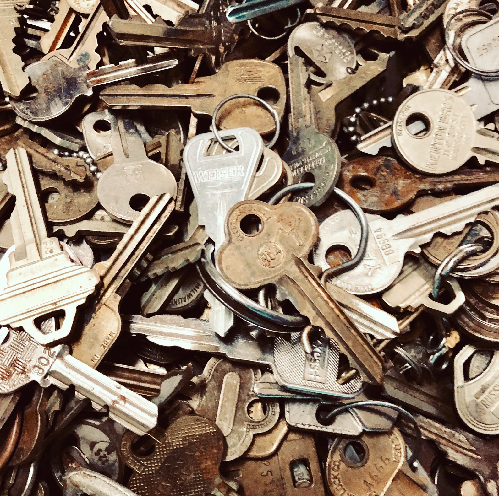10 Random Salvaged Keys Bulk Mixed Lot - Etsy