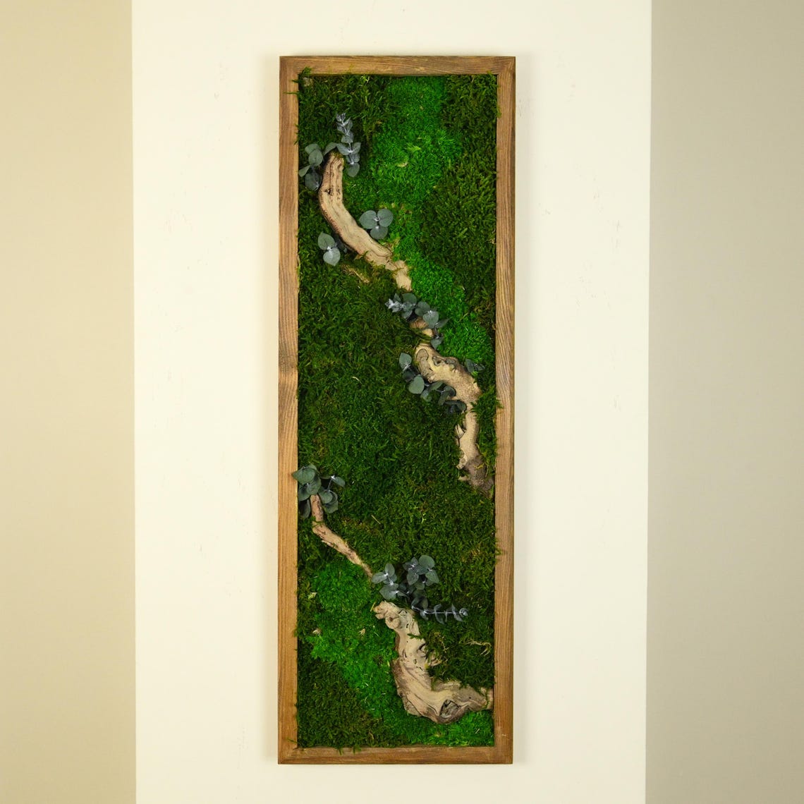 Decorazione murale in legno di bonsai e muschio stabilizzato con ...