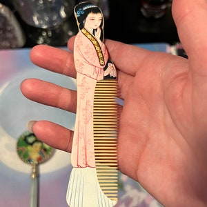 Vintage Hand Carved Wooden Geisha Comb and Jade Handled Vanity Mirror ...