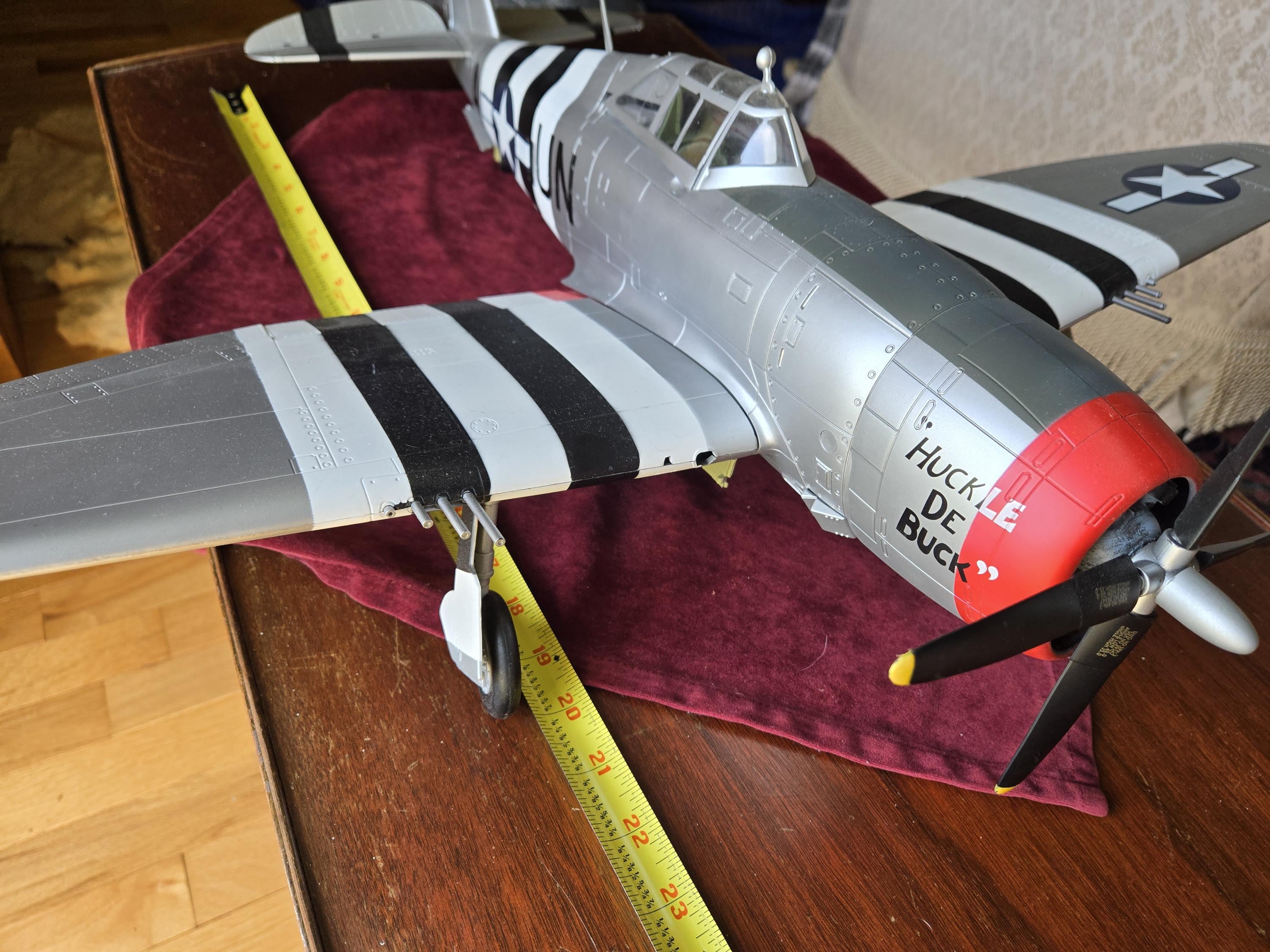 1:18 Scale P47 Razorback huckle De Buck WWII Ultimate Soldier 21st ...