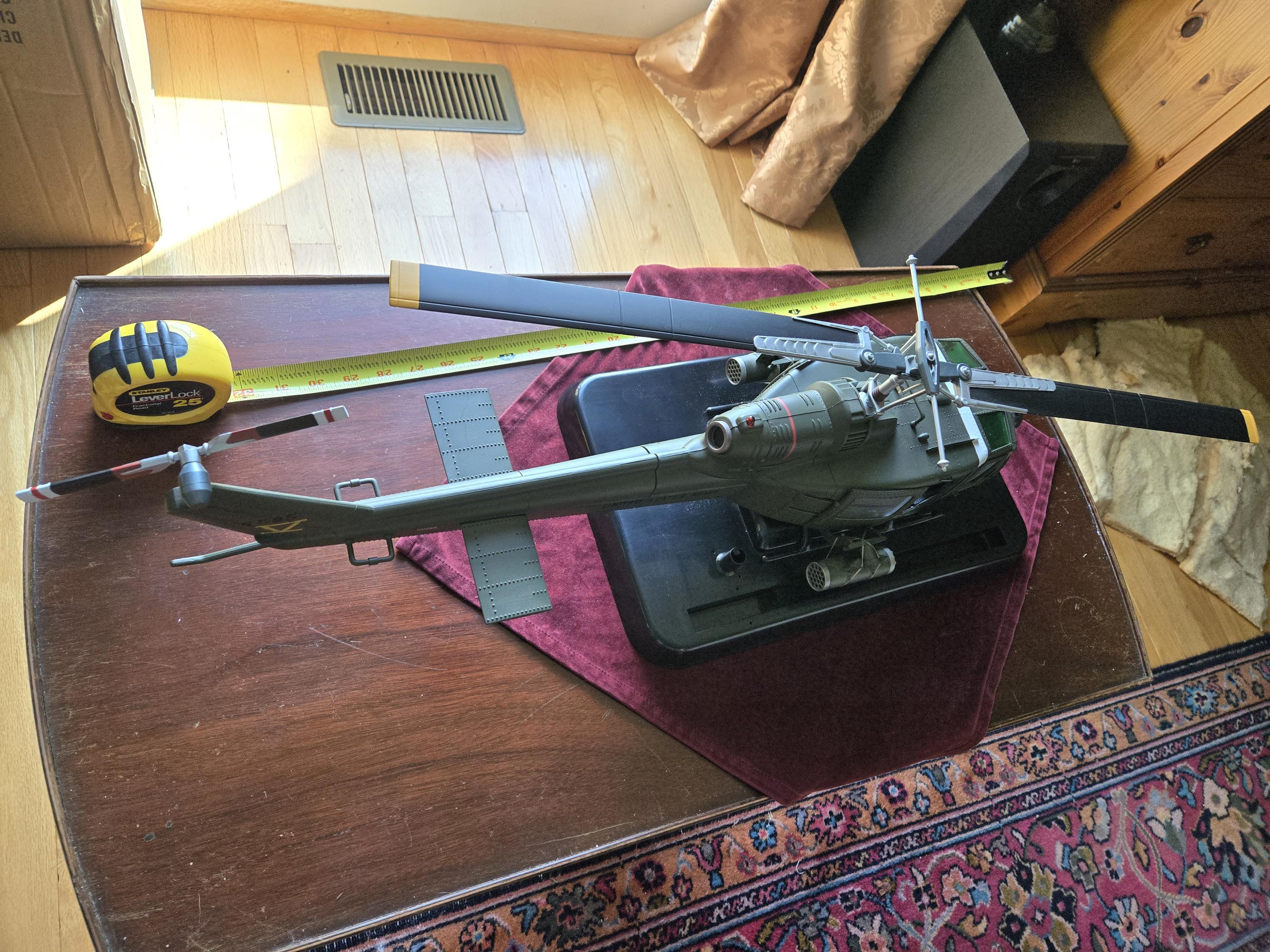 1:18 Scale UH-1C Huey Helicopter With Stand hoghead Ultimate Soldier - Etsy