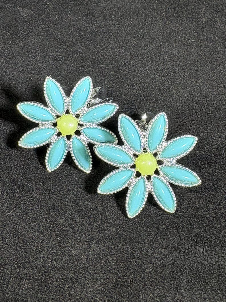 Sarah Coventry Daisy Time Earrings | 1971 Turquoise Silver Tone Floral ...
