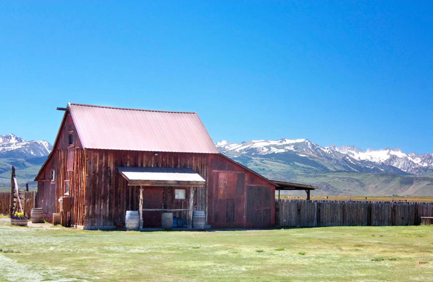 Barn Mountains Photo Barn Canvas Barn Print Pastoral Photo - Etsy