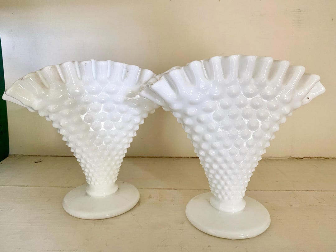 Vintage Hobnail Milk Glass Fan Vases (set of 2) - Etsy