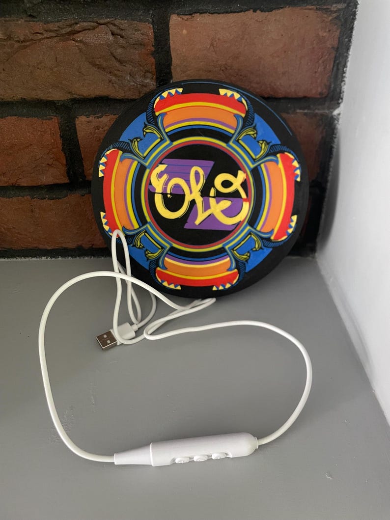 ELO 3D LED 7inch Spaceship - Etsy UK