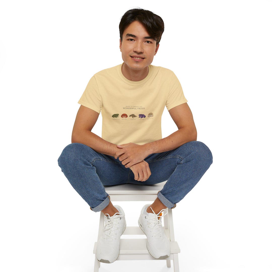 Frog Lineup T-shirt | Minimalist Animal Tee - Etsy