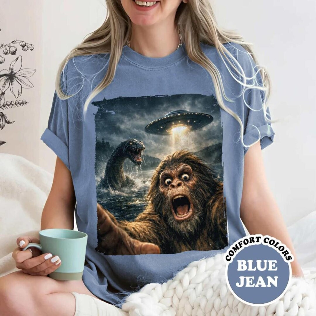 Cat Selfie With Sasquatsch Bigfoot Tee, Funny Cat Selfie Bigfoot Tee ...