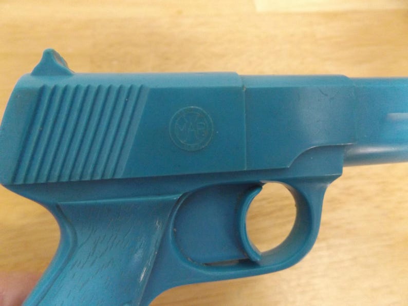 Two Vintage Plastic Toy Clicker Guns / Lionel Tommy Gun - Etsy