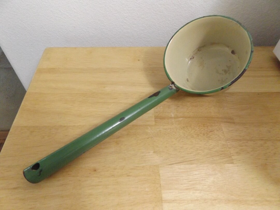 Vintage Long Handle Enamelware Ladle / Water Dipper / Kitchen Decor - Etsy