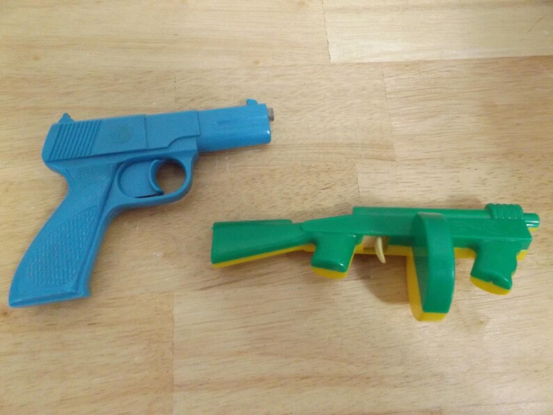 Two Vintage Plastic Toy Clicker Guns / Lionel Tommy Gun - Etsy