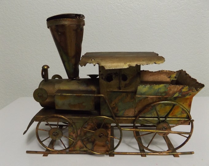 Vintage Train Wind up Music Box / Metal Tin Copper Locomotive / Plays i ...
