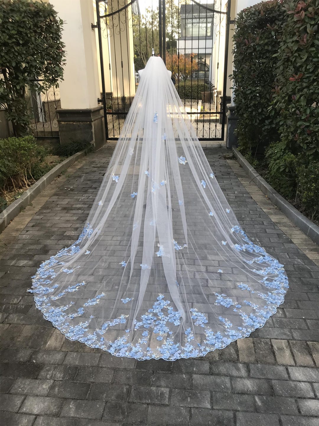 Blue 3D Pearl Flower Cathedral Wedding Veil, Long Trailing Bridal Hair ...