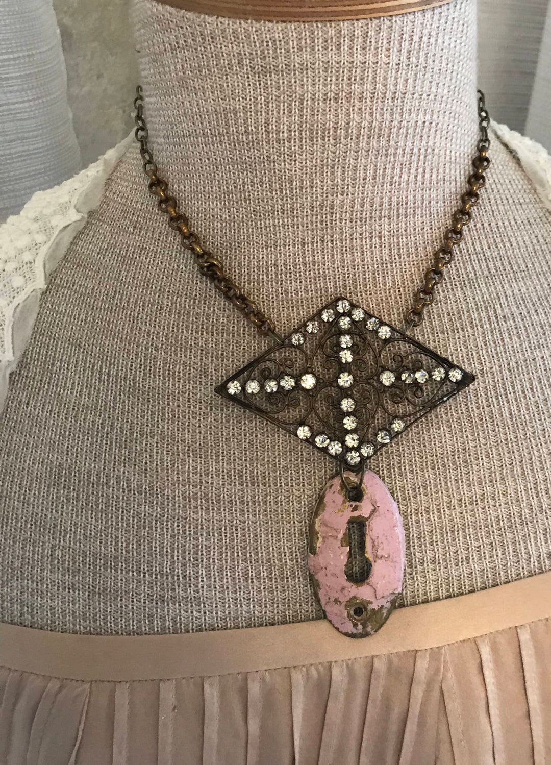 Keyhole Doorhardware Necklace . Like a Vintage Foundobject Treasure ...