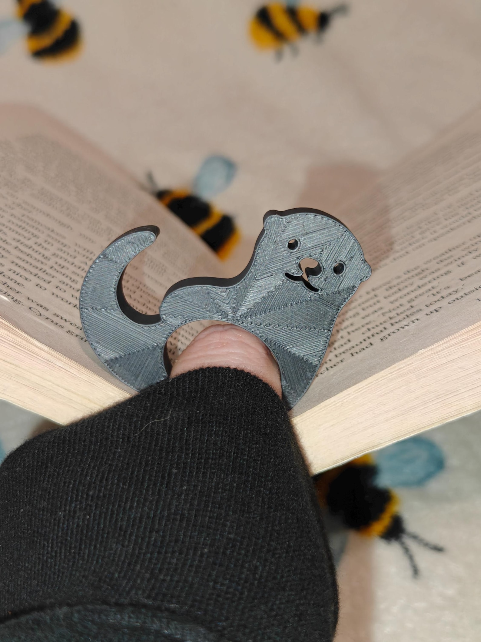 Otter Book Page Holder Thumb Accessory One Handed Reading Assistant - Etsy
