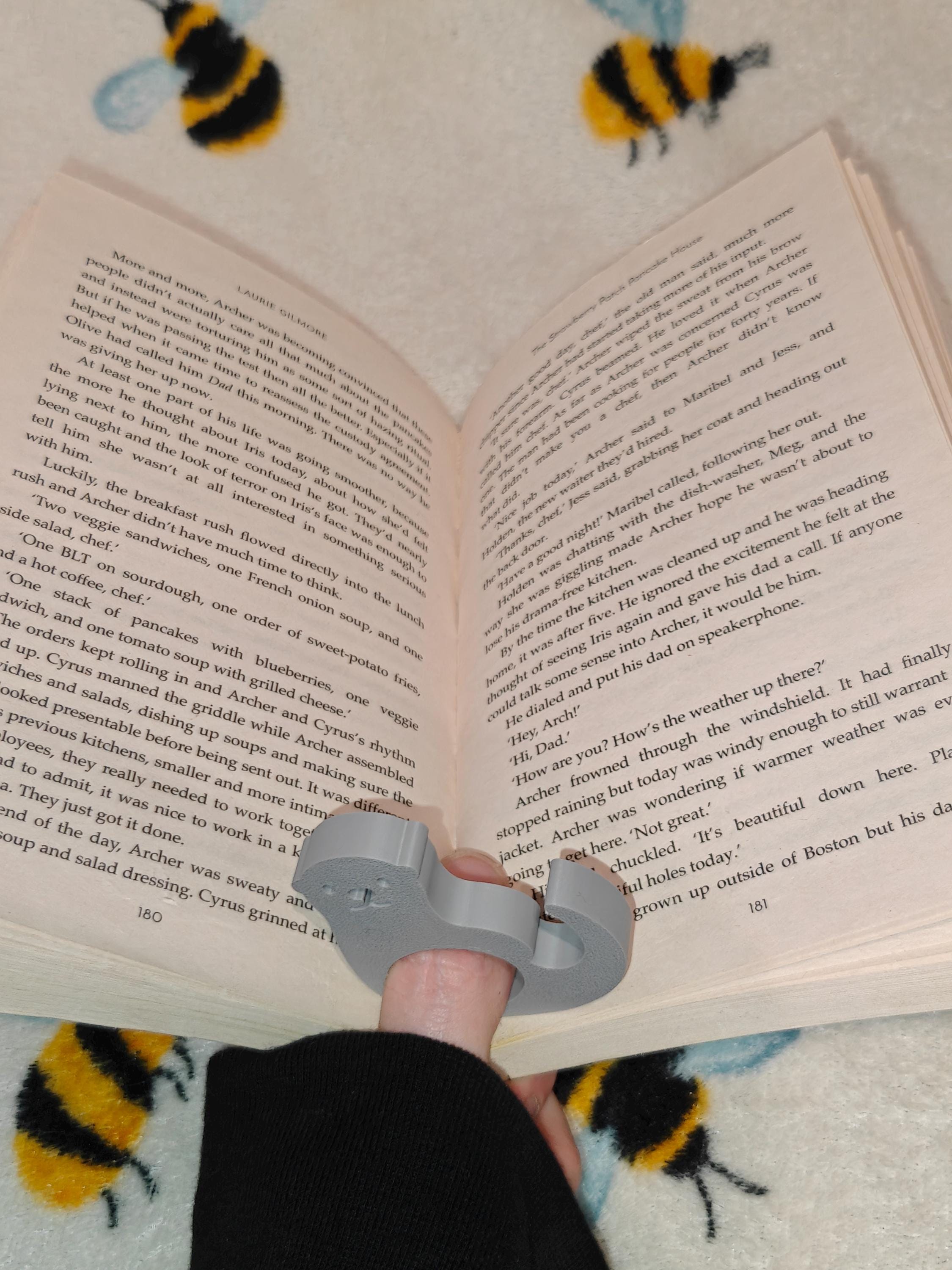 Otter Book Page Holder Thumb Accessory One Handed Reading Assistant - Etsy