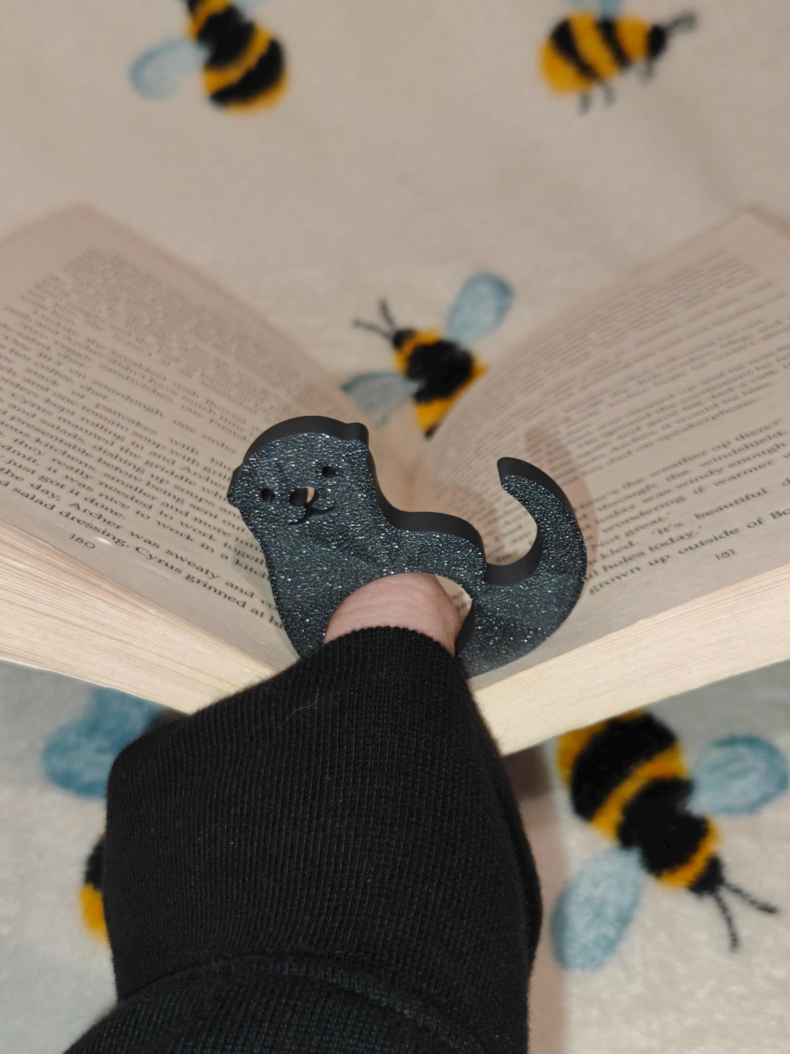 Otter Book Page Holder Thumb Accessory One Handed Reading Assistant - Etsy