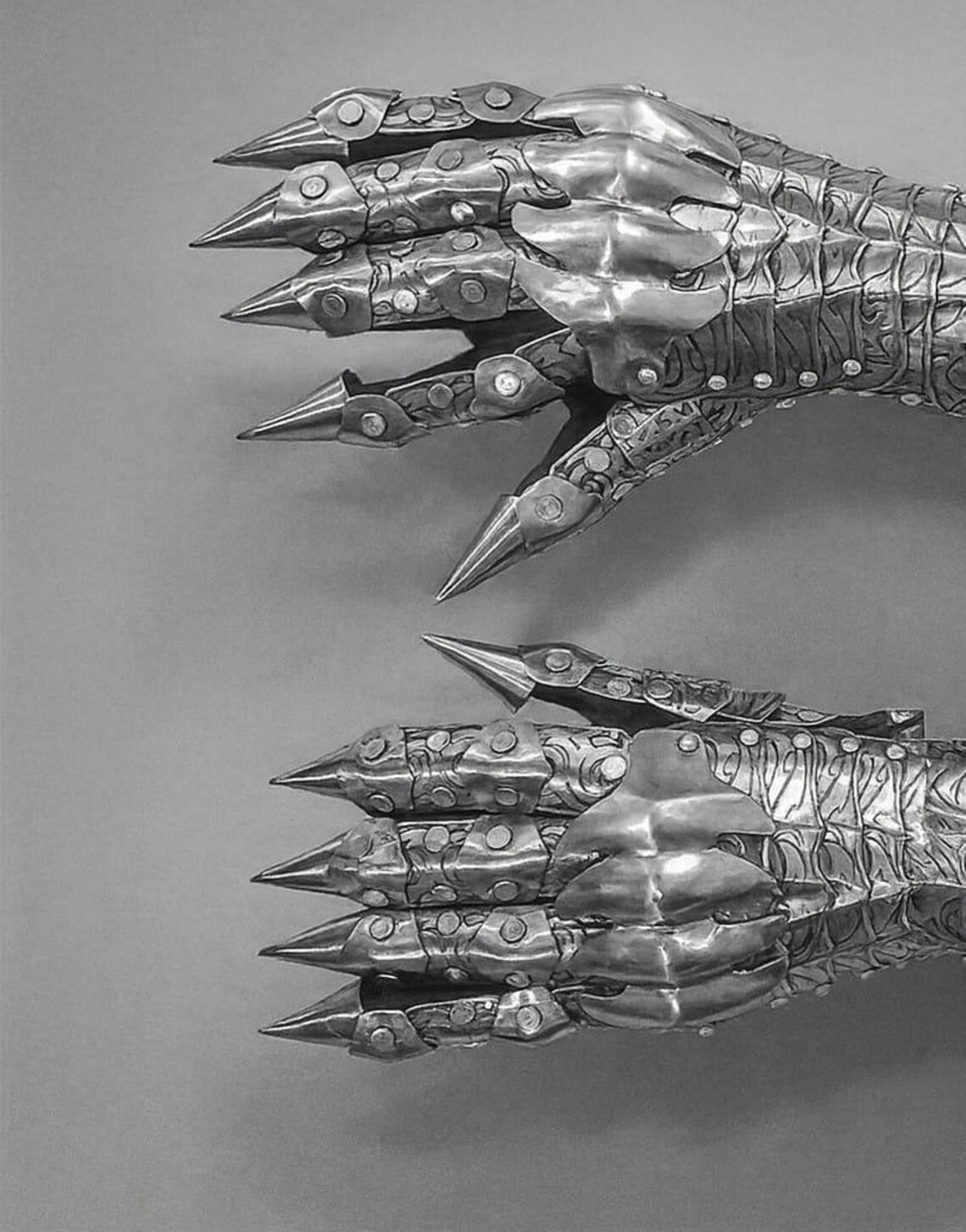 Medieval Spiked Gauntlet Glove: Handcrafted Steel Armor - Cosplay Prop ...