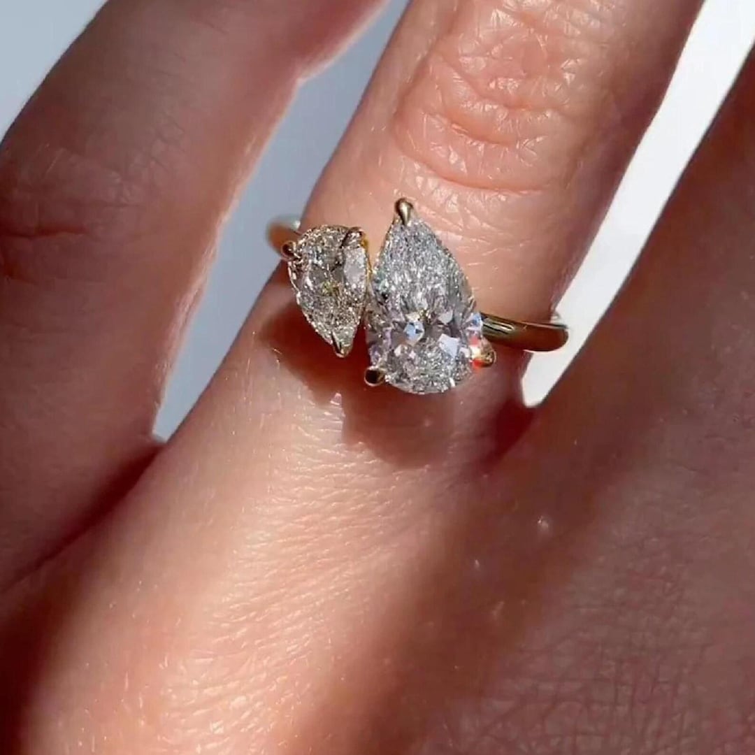 Anillo de compromiso Toi Et Moi con moissanita en forma de pera, oro ...