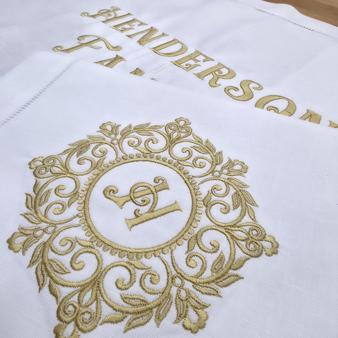 Set of Linen Table Runner and Napkin Set, Fully Personalized Embroidery ...