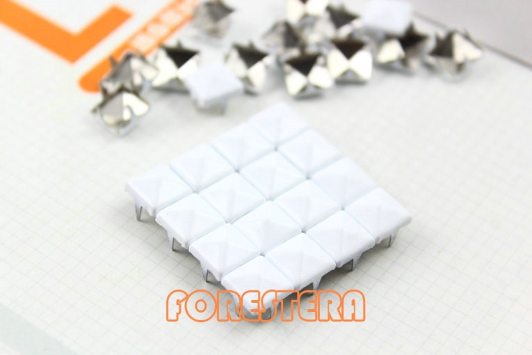 200pcs 8mm White Color PYRAMID Studs C-WH08 - Etsy