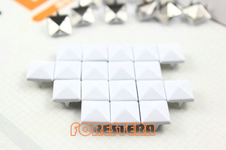 200pcs 10mm White Color PYRAMID Studs C-WH10 - Etsy