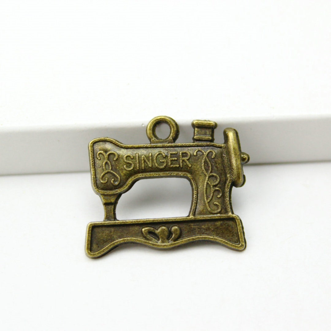 20pcs Antique Brass Sewing Machine Charm Sewing Machine Pendant 20x18mm ...