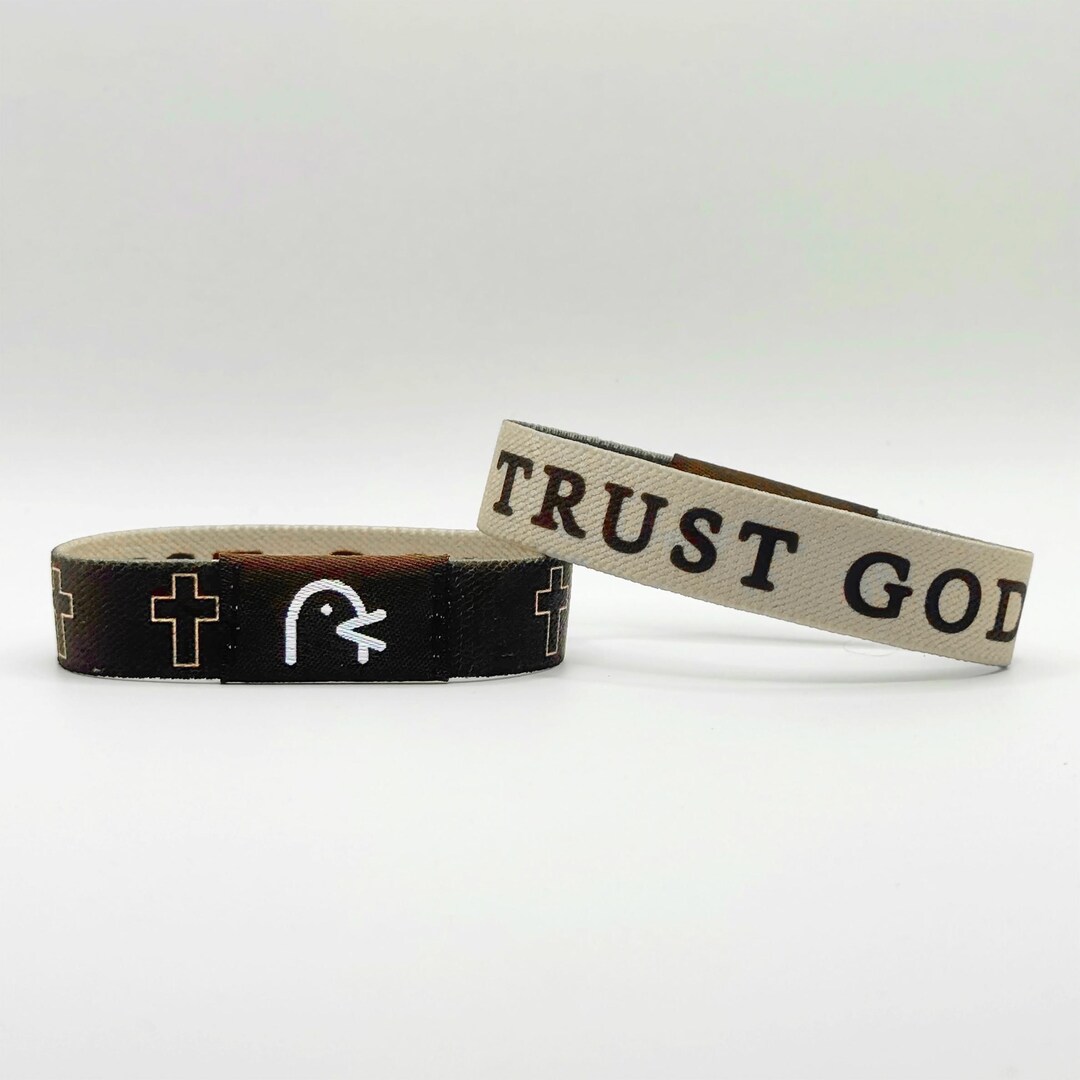 Trust God Yappy Bracelet - Daily Bible Verse - Etsy