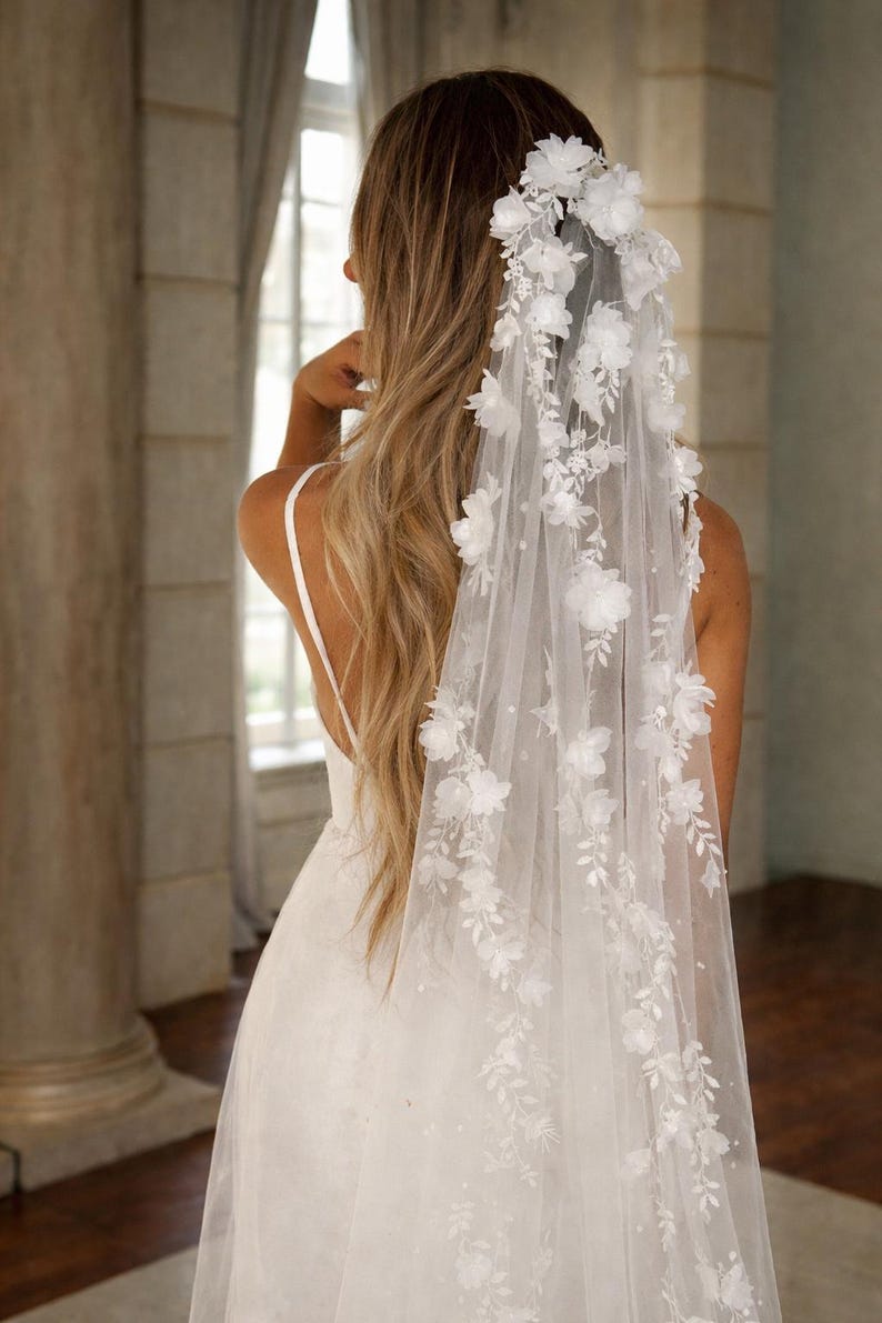 Floral Lace Wedding Veil Cathedral or Fingertip Length, 3D Flower ...