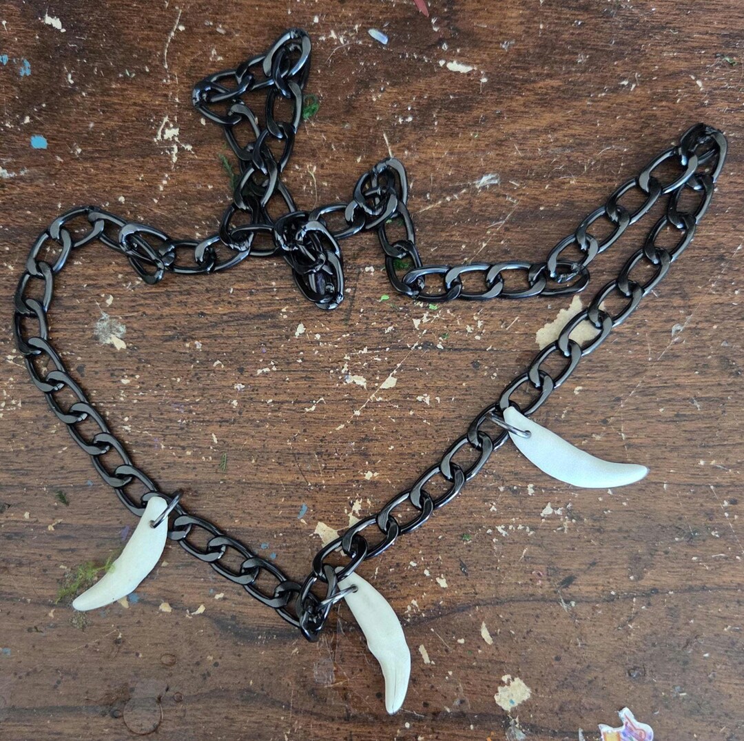Chain Link Coyote Fang Necklace - Etsy