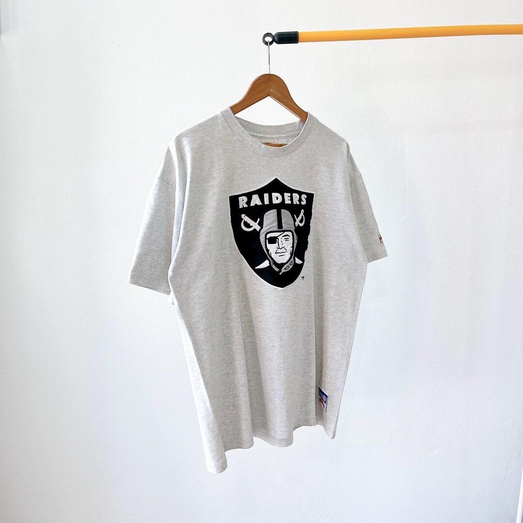 Vintage 1990s Nutmeg Mills USA/ Los Angeles Raiders NFL T-shirt/ Size ...