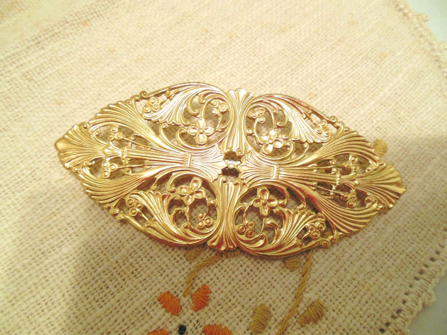 Vintage Brooch Stamped Victorian Large Gold 80's item 12 - Etsy