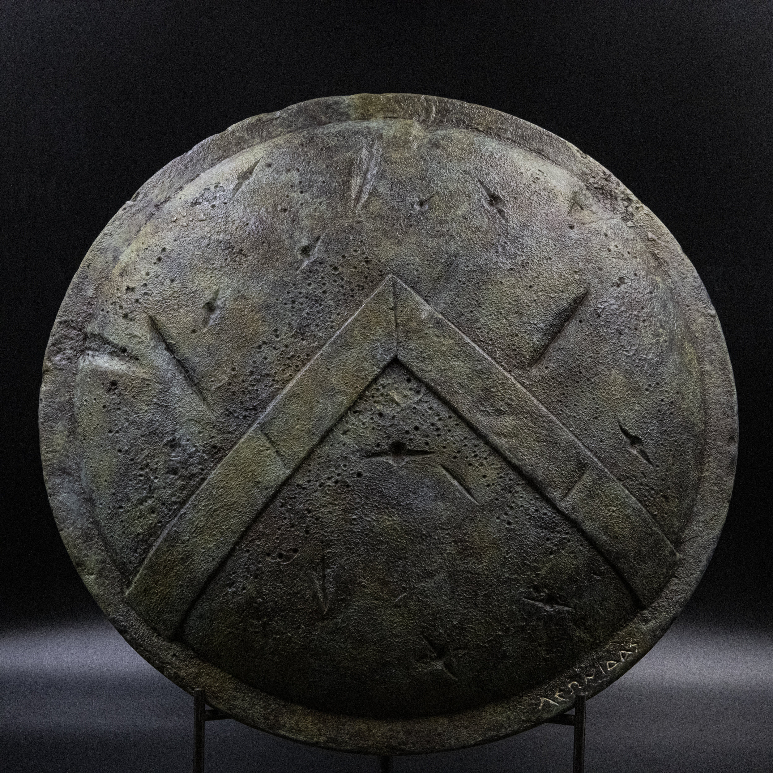 Ancient Greek Spartan Shield, King Leonidas Shield with Greek Letter L ...