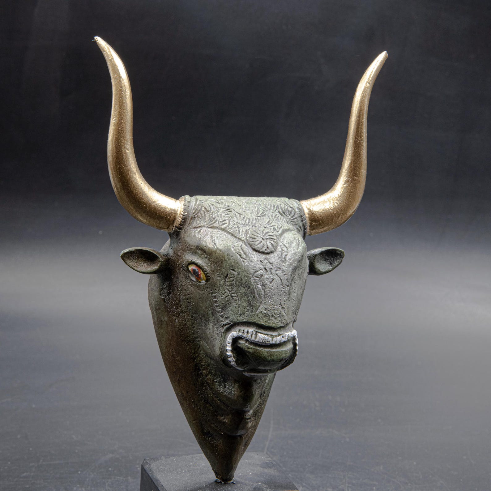 Greek Minoan Bull Statue, Bullhead Bronze Sculpture, Greek Mythology ...