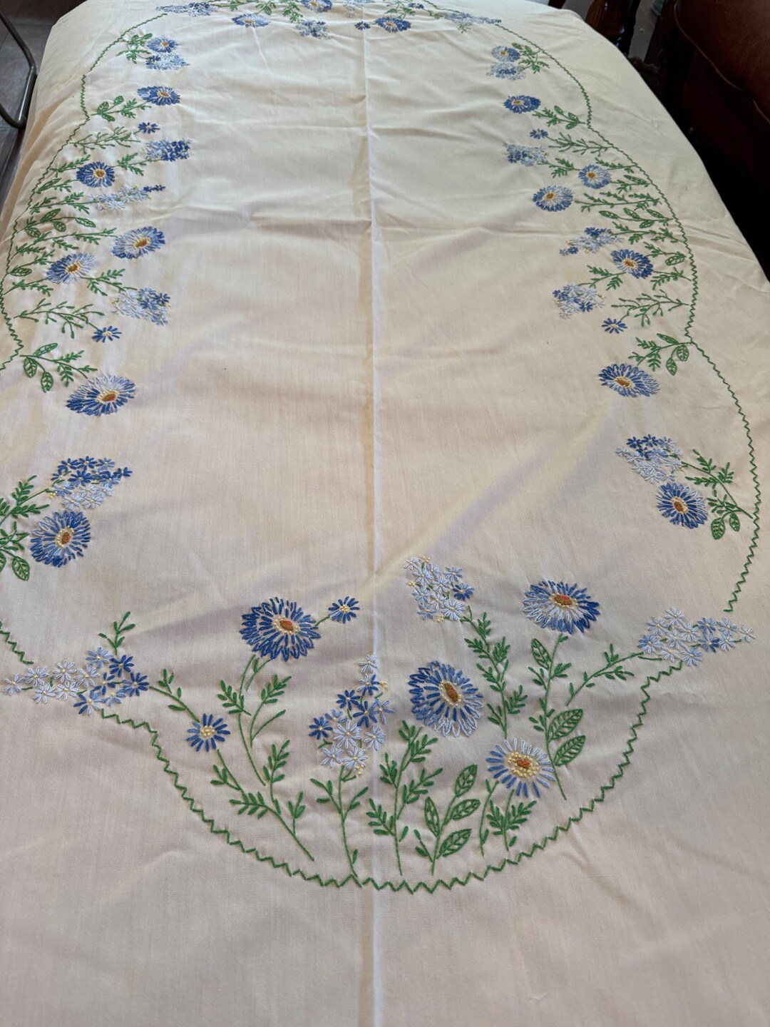 Embroidered Daisy Tablecloth, Scalloped Edge, 88" X 48" - Etsy