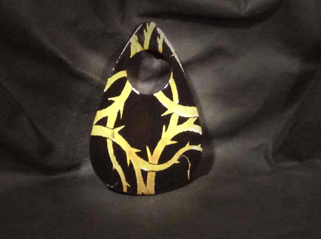 Lord Mocks Black Teardrop Thorn spirit Pointer - Etsy