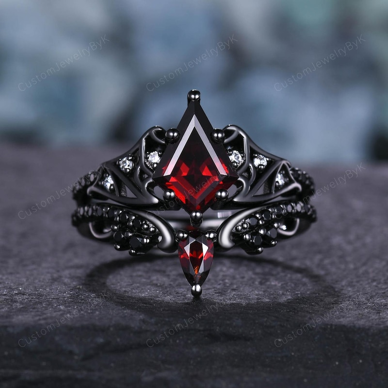 Kite Cut Garnet Ring Set - Etsy