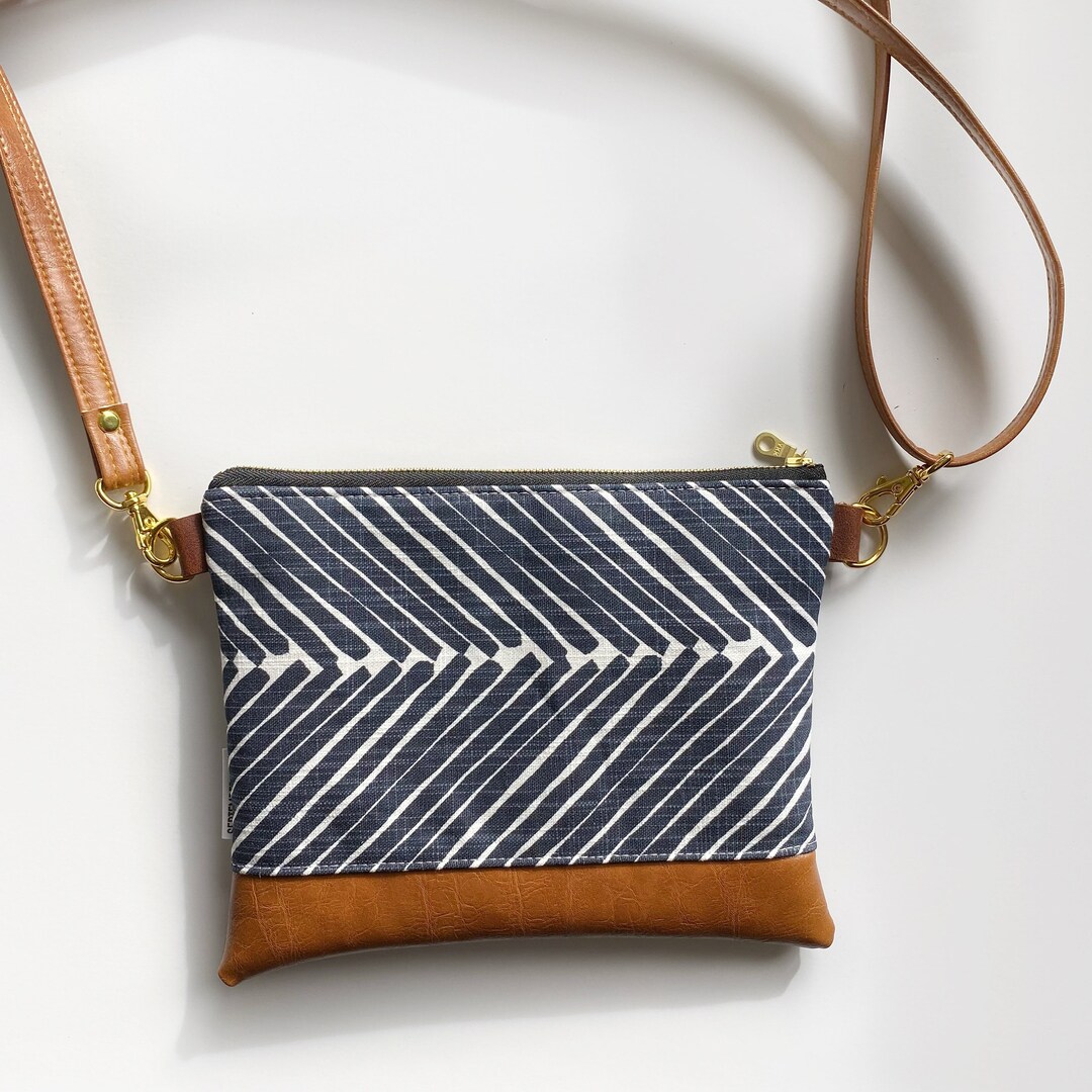 Small Crossbody Bag in Navy Blue Griffin - Etsy
