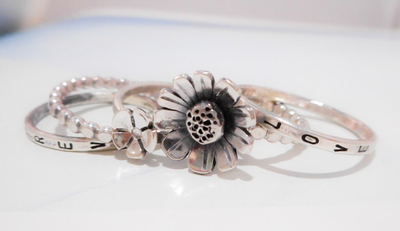 Daisy Wildflower Ring Set // Personalized Stacking Ring in - Etsy