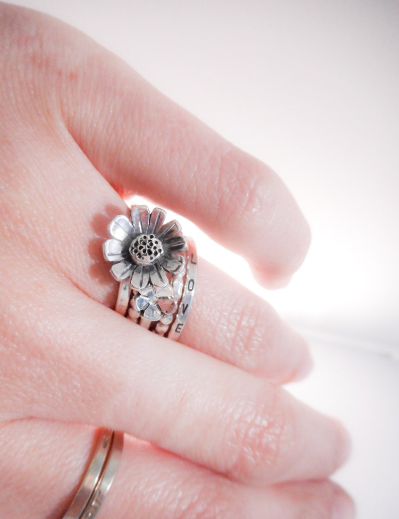 Daisy Wildflower Ring Set // Personalized Stacking Ring in - Etsy