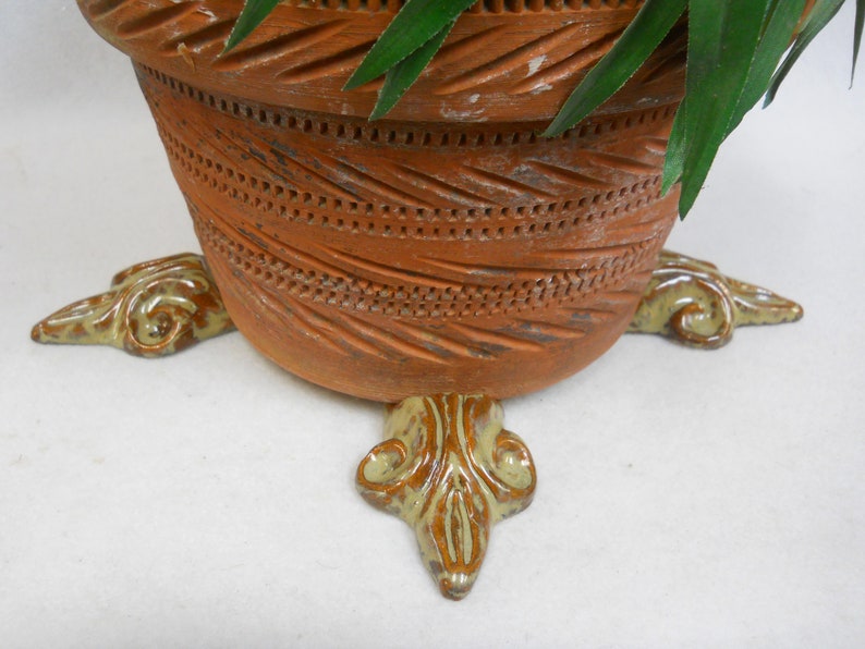 Ceramic Pot Feet Set of 4, Handmade Ceramic Fleur De Lis Pattern Pot ...