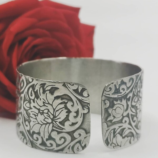 Lotus Bracelet - Etsy