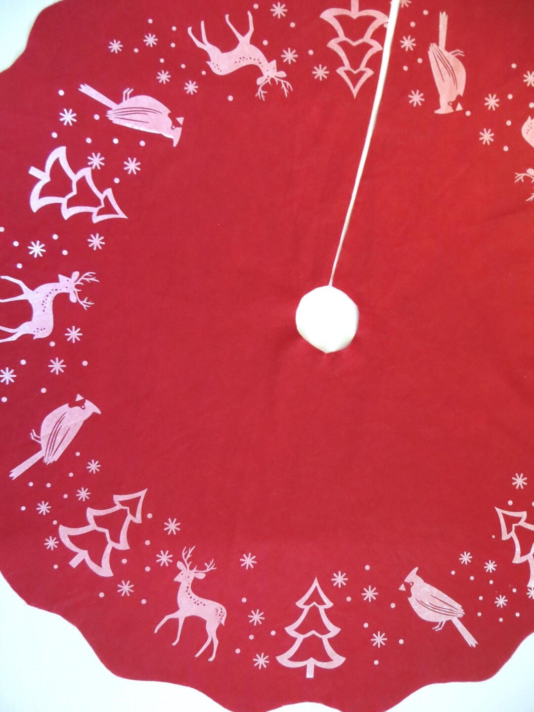 Red Felt Christmas Tree Skirt With White Screenprint Cardinal Trees ...