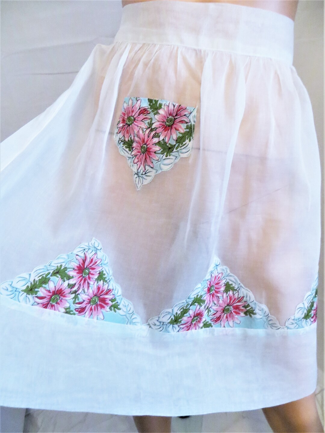 Vintage Frilly Apron, Handkerchief Pocket, Handkerchief Hem, White ...