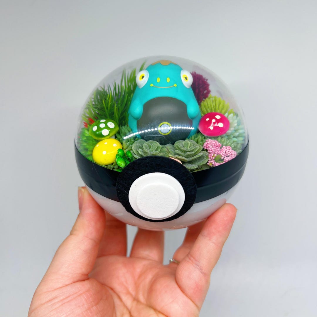 LIGHT UP Bellibolt Pokeball Terrarium - Etsy