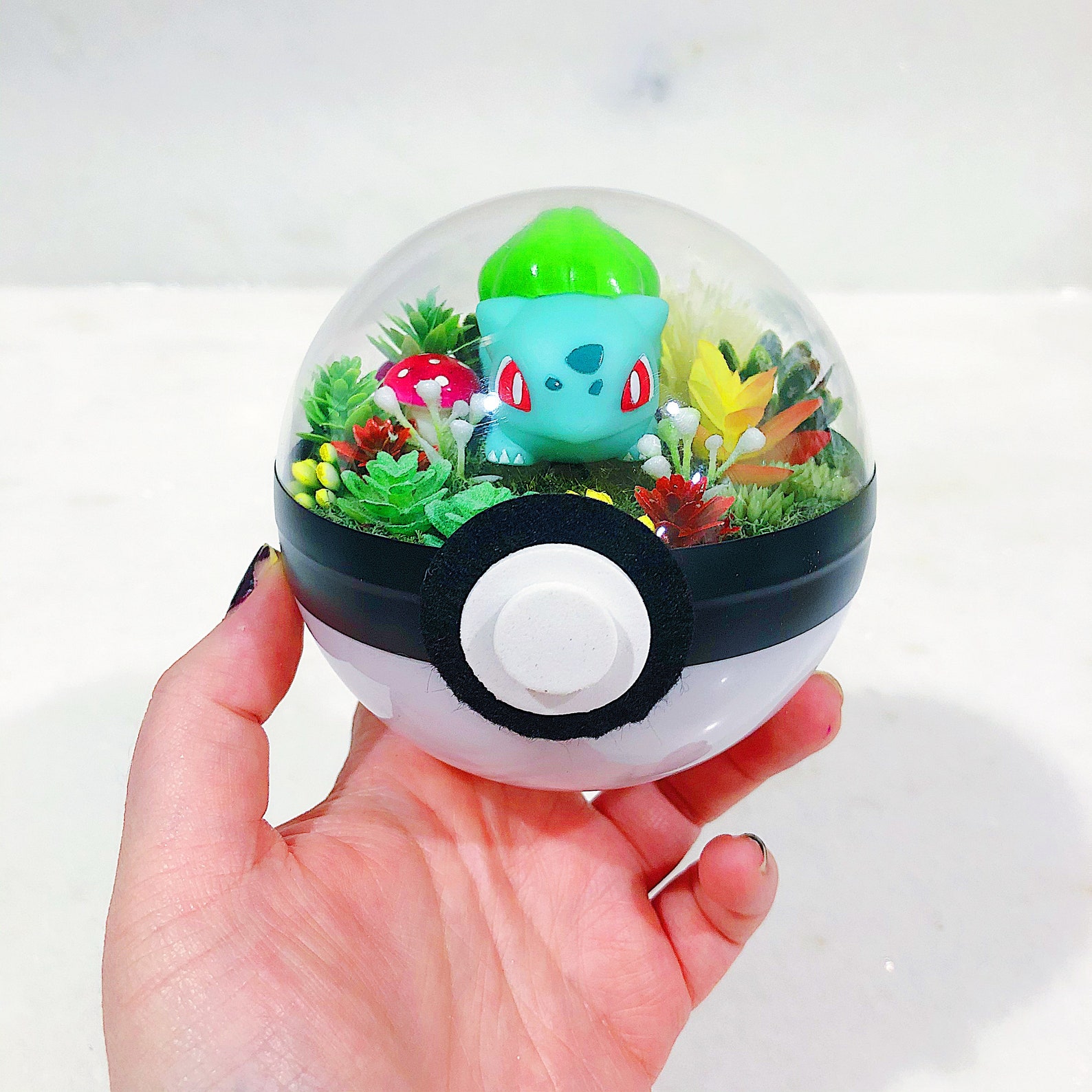 Bulbasaur Light Terrarium Pokeball - Etsy