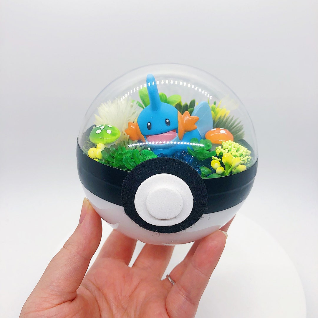 Mudkip Light Terrarium Pokeball - Etsy
